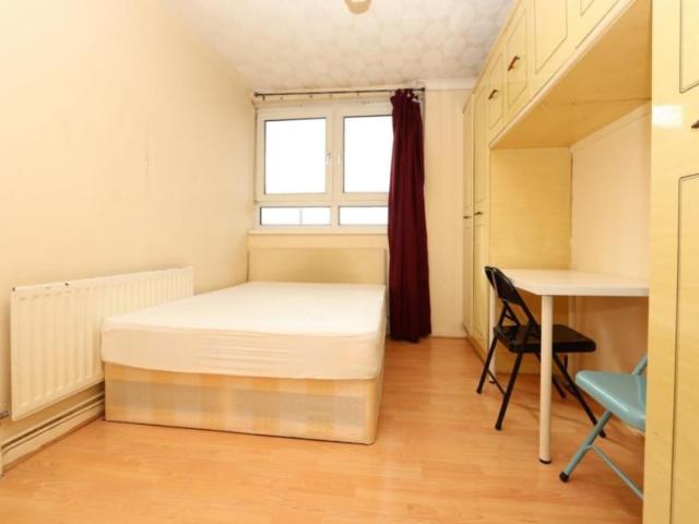 Shared Living/roommate 4 Bedroom For Rent London London 932 ES90559582