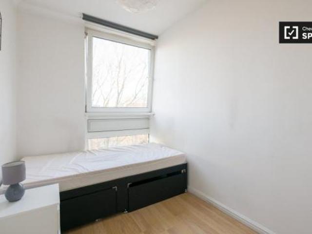 Shared Living/roommate 4 Bedroom For Rent London London 949 ES57184968