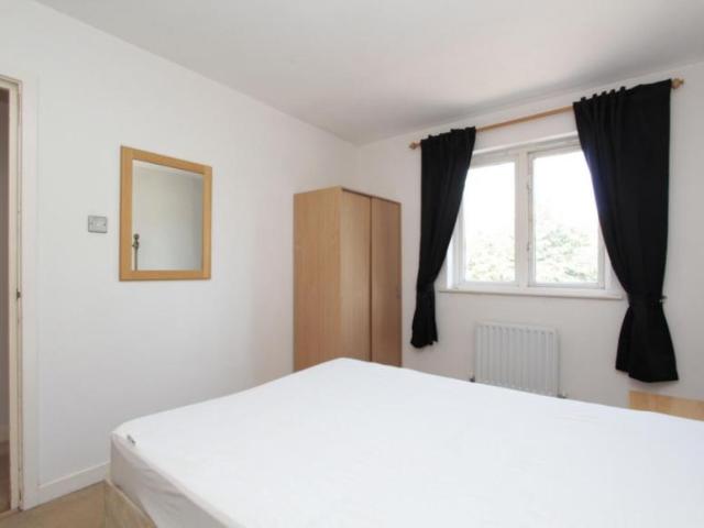 Shared Living/roommate 4 Bedroom For Rent London London 954 ES90559400