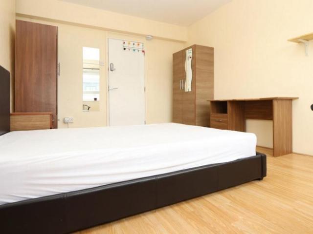 Shared Living/roommate 4 Bedroom For Rent London London 954 ES90560220