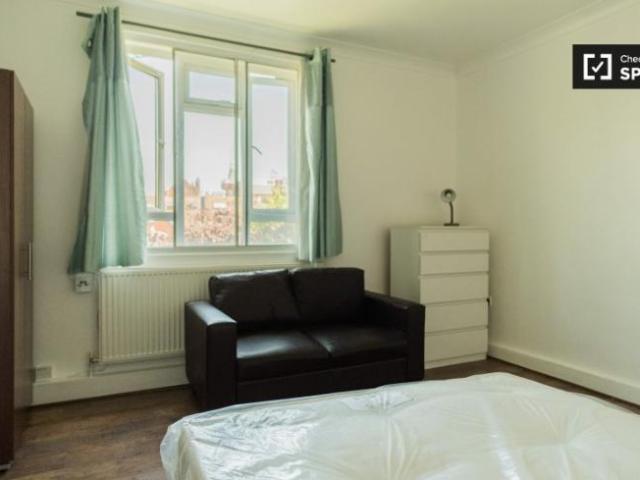 Shared Living/roommate 4 Bedroom For Rent London London 950 ES99724940