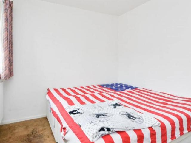 Shared Living/roommate 4 Bedroom For Rent London London 960 ES90562706