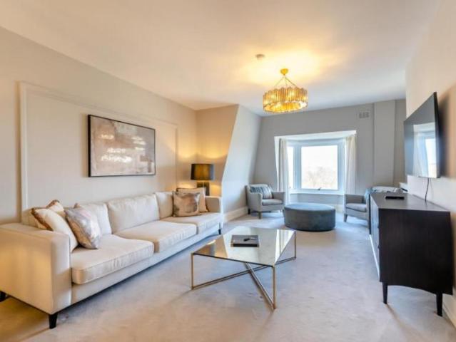 Shared Living/roommate 4 Bedroom For Rent London London 9979 ES90560942