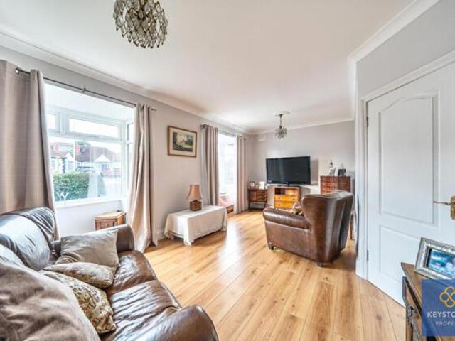 Shared Living/roommate 4 Bedroom For Sale Romford Greater London 525000 ES98800956