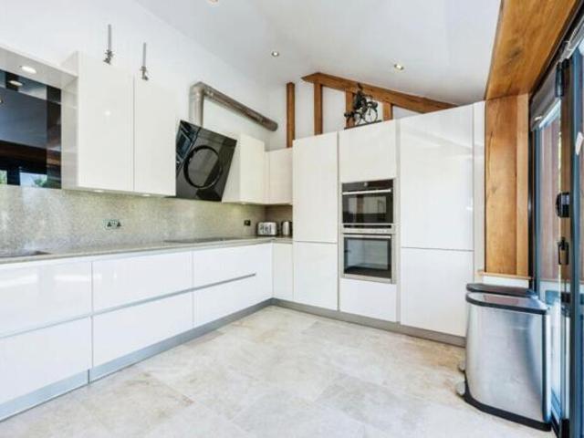 Shared Living/roommate 4 Bedroom For Sale Waltham Abbey Essex 1250000 ES101231670
