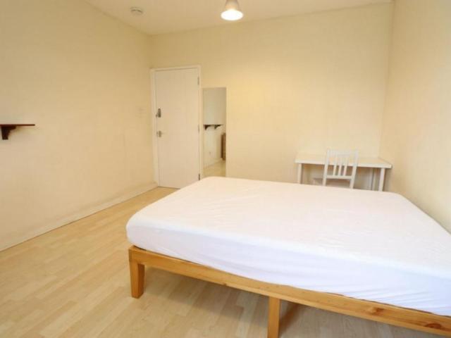 Shared Living/roommate 5 Bedroom For Rent London London 1040 ELS90559867