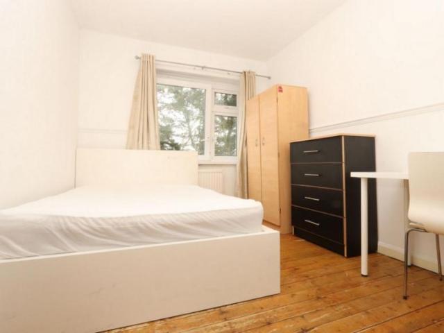 Shared Living/roommate 5 Bedroom For Rent London London 1040 ELS90559831