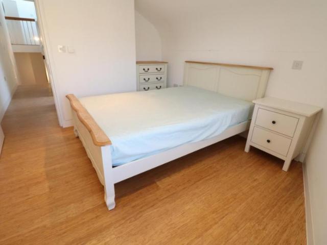Shared Living/roommate 5 Bedroom For Rent London London 1040 ELS90560499