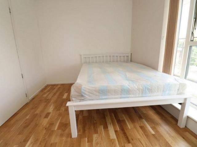 Shared Living/roommate 5 Bedroom For Rent London London 1062 ELS90559368