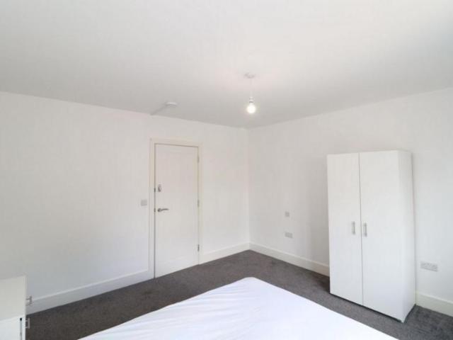 Shared Living/roommate 5 Bedroom For Rent London London 1062 ELS90559934