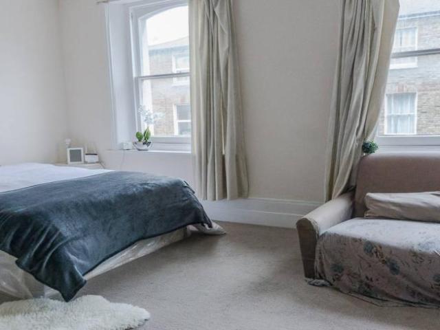Shared Living/roommate 5 Bedroom For Rent London London 1070 ES102056321