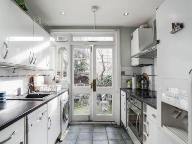 Shared Living/roommate 5 Bedroom For Rent London London 1080 ELS90563712