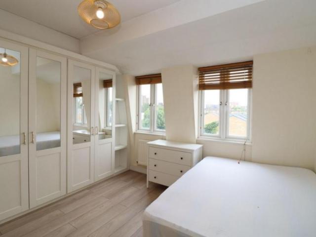 Shared Living/roommate 5 Bedroom For Rent London London 1084 ELS90560271