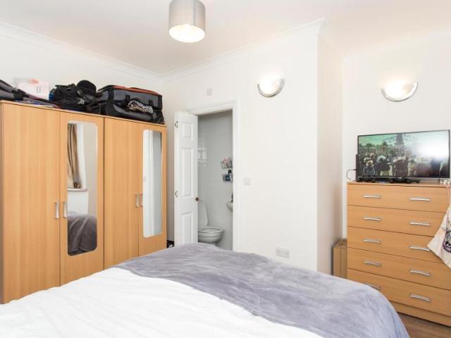 Shared Living/roommate 5 Bedroom For Rent London London 1000 ELS90562646