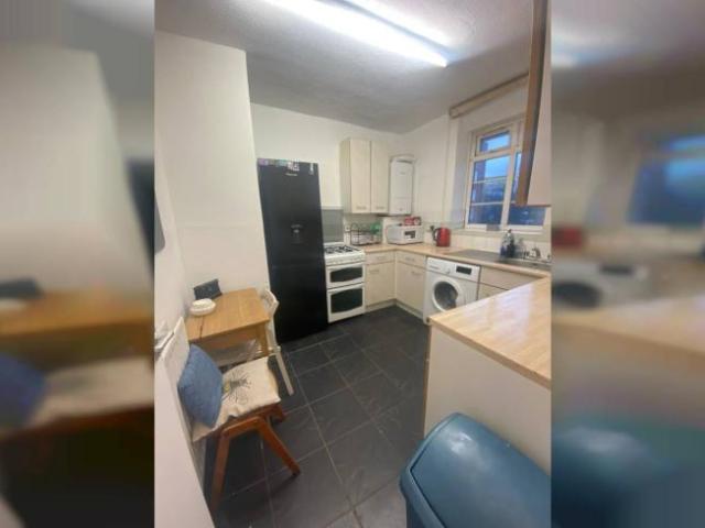 Shared Living/roommate 5 Bedroom For Rent London London 1000 ELS94981458