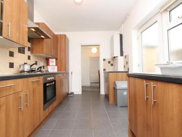 Shared Living/roommate 5 Bedroom For Rent London London 1019 ELS90559471