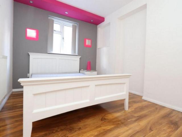 Shared Living/roommate 5 Bedroom For Rent London London 1019 ELS90559902