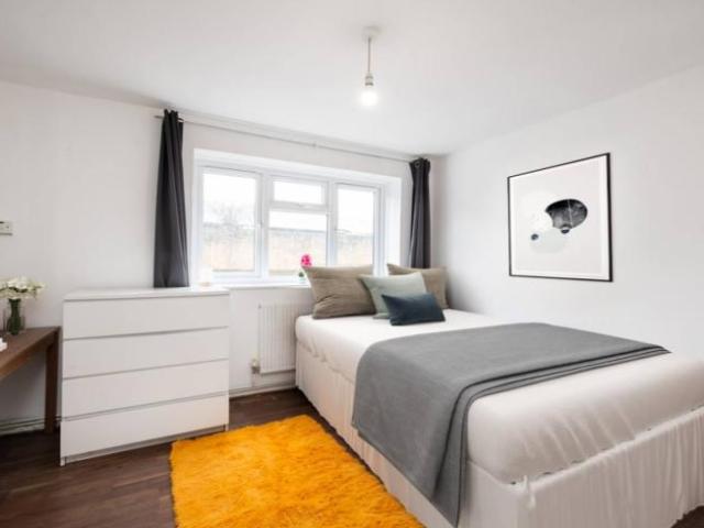 Shared Living/roommate 5 Bedroom For Rent London London 1153 ELS101052272