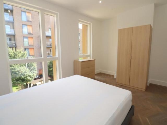 Shared Living/roommate 5 Bedroom For Rent London London 1170 ELS90561384
