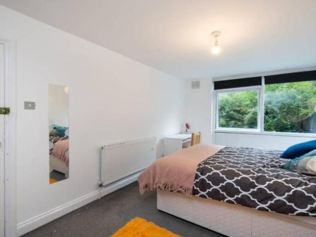 Shared Living/roommate 5 Bedroom For Rent London London 1101 ELS95119645
