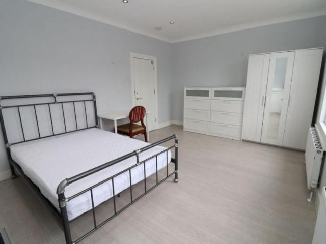 Shared Living/roommate 5 Bedroom For Rent London London 1105 ELS90560040