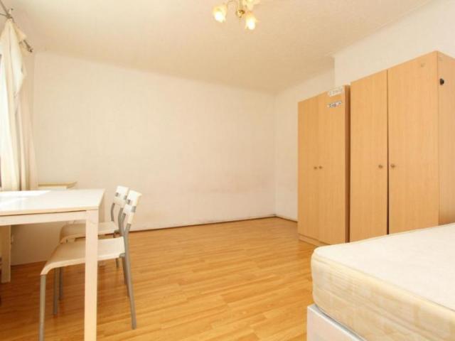 Shared Living/roommate 5 Bedroom For Rent London London 1127 ELS90560157