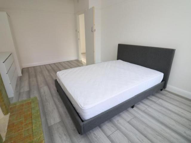 Shared Living/roommate 5 Bedroom For Rent London London 1127 ELS90561809