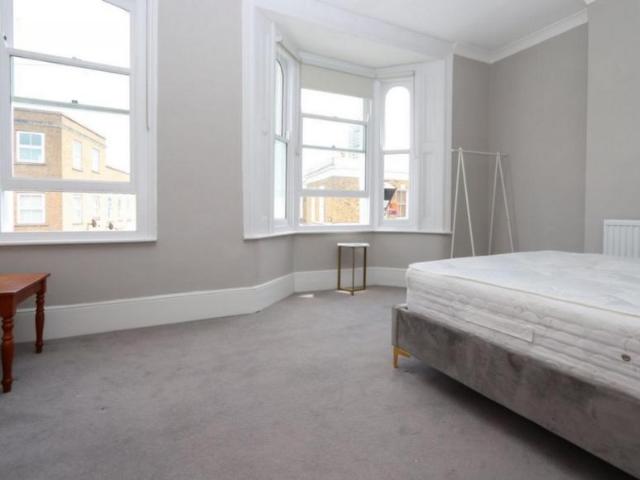 Shared Living/roommate 5 Bedroom For Rent London London 1257 ELS90559889