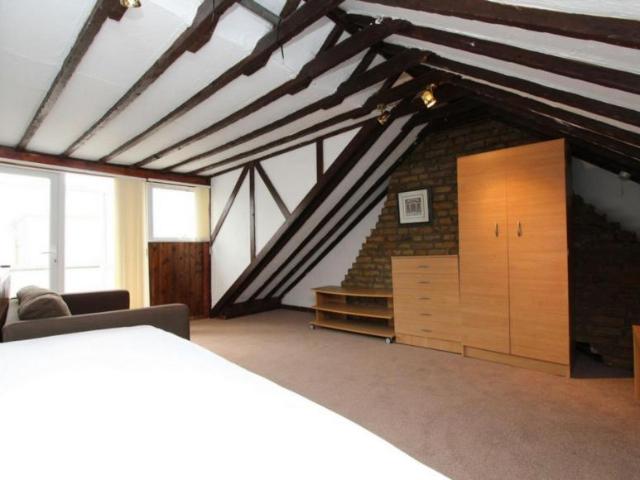 Shared Living/roommate 5 Bedroom For Rent London London 1279 ELS90559383