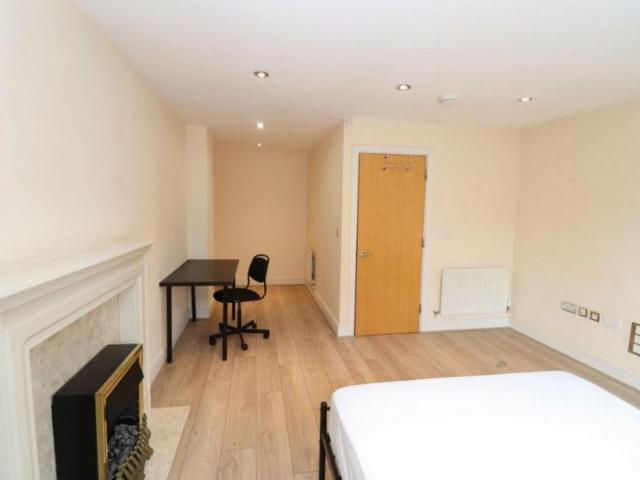 Shared Living/roommate 5 Bedroom For Rent London London 1214 ELS90560015