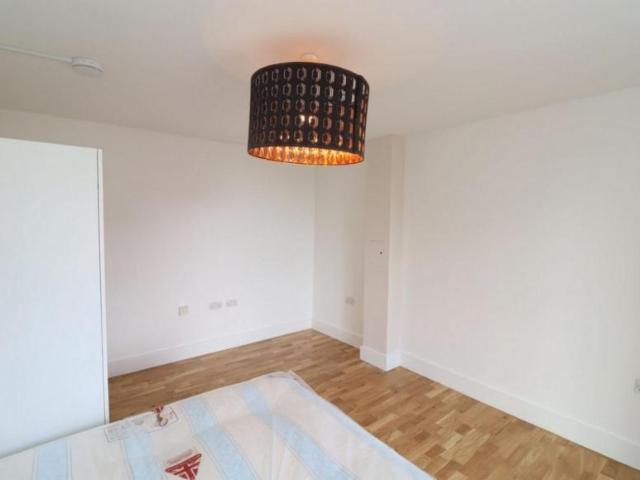 Shared Living/roommate 5 Bedroom For Rent London London 1235 ELS90559385
