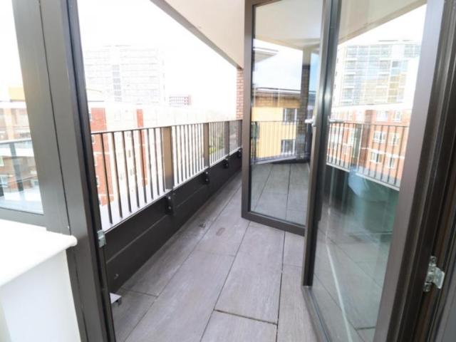 Shared Living/roommate 5 Bedroom For Rent London London 1365 ES90560620