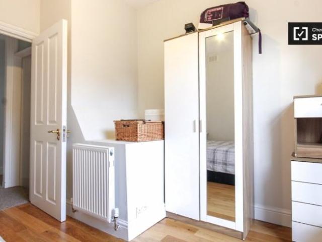 Shared Living/roommate 5 Bedroom For Rent London London 1370 ELS101853981