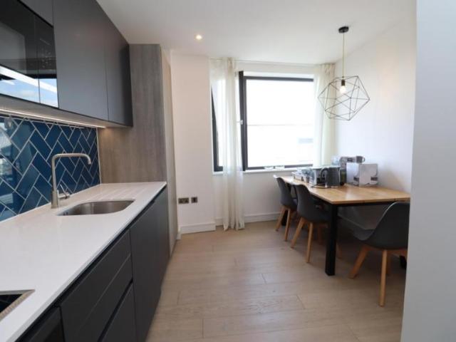 Shared Living/roommate 5 Bedroom For Rent London London 1452 ELS90560686