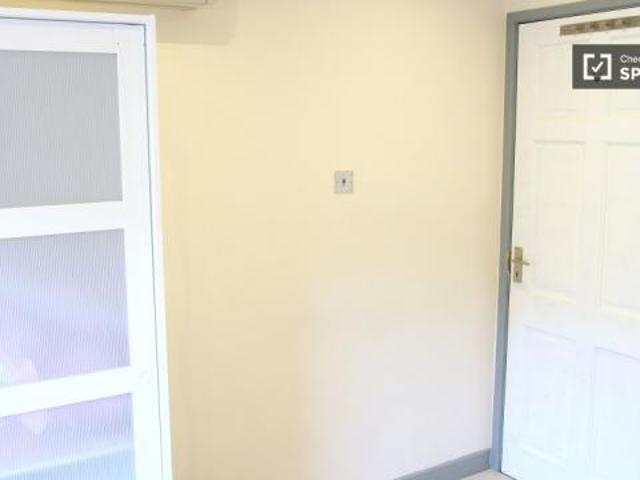 Shared Living/roommate 5 Bedroom For Rent London London 1400 ELS71881235