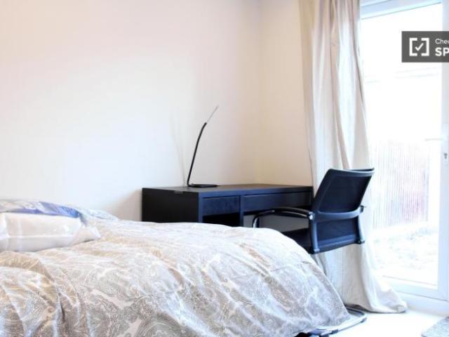 Shared Living/roommate 5 Bedroom For Rent London London 1400 ELS101732352