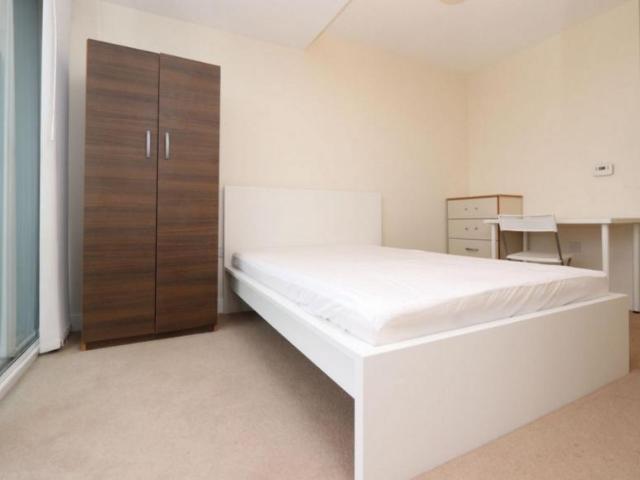 Shared Living/roommate 5 Bedroom For Rent London London 1409 ELS90559801