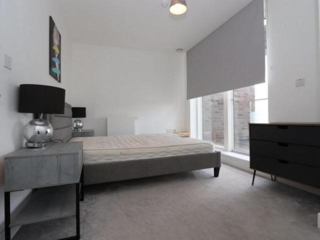 Shared Living/roommate 5 Bedroom For Rent London London 1430 ELS90560215