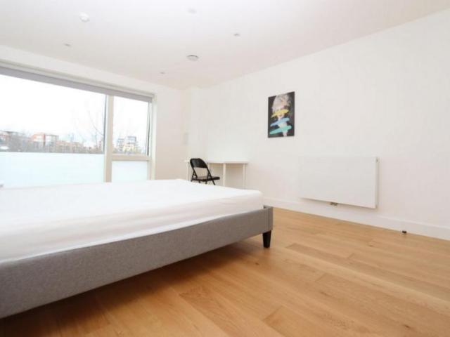 Shared Living/roommate 5 Bedroom For Rent London London 1517 ELS90560213