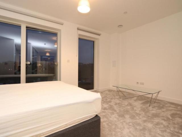 Shared Living/roommate 5 Bedroom For Rent London London 1517 ELS90560214