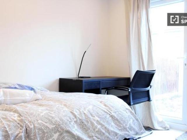 Shared Living/roommate 5 Bedroom For Rent London London 1700 ELS71881242