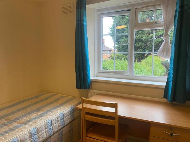 Shared Living/roommate 5 Bedroom For Rent London London 507 ES90562755