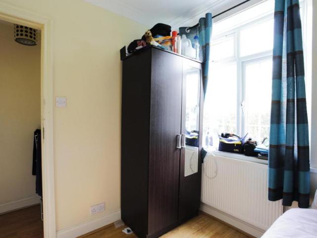 Shared Living/roommate 5 Bedroom For Rent London London 637 ES90562828