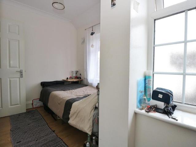 Shared Living/roommate 5 Bedroom For Rent London London 630 ES90562116