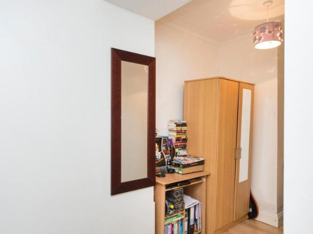 Shared Living/roommate 5 Bedroom For Rent London London 650 ES90562120
