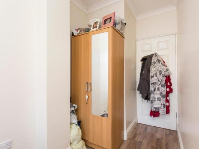 Shared Living/roommate 5 Bedroom For Rent London London 683 ES90562146
