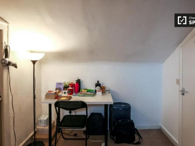 Shared Living/roommate 5 Bedroom For Rent London London 750 ELS101824324