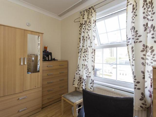 Shared Living/roommate 5 Bedroom For Rent London London 750 ES90562190