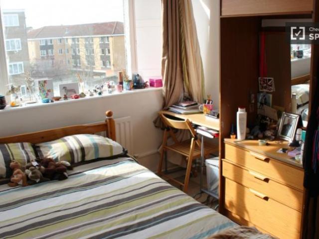 Shared Living/roommate 5 Bedroom For Rent London London 750 ES99724853