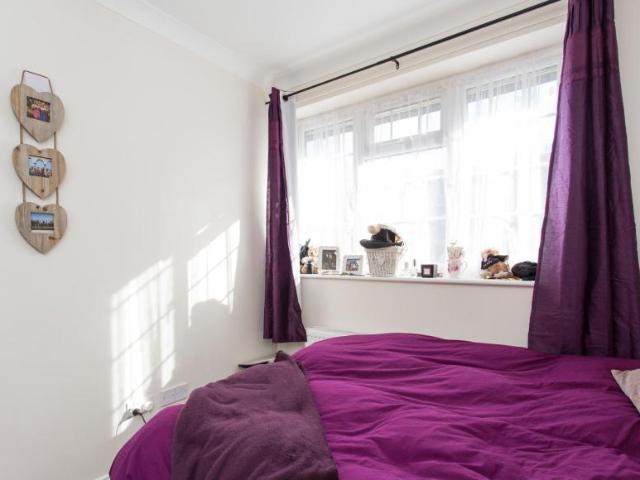 Shared Living/roommate 5 Bedroom For Rent London London 788 ES90562265
